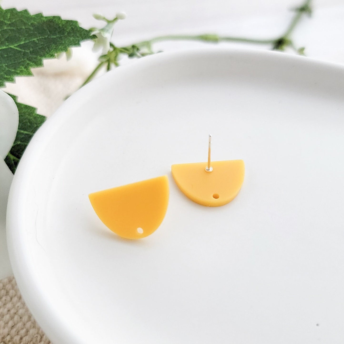 Matte Lemon Yellow Acrylic Half Moon Stud Earring Findings, 10 pcs, Ac ...